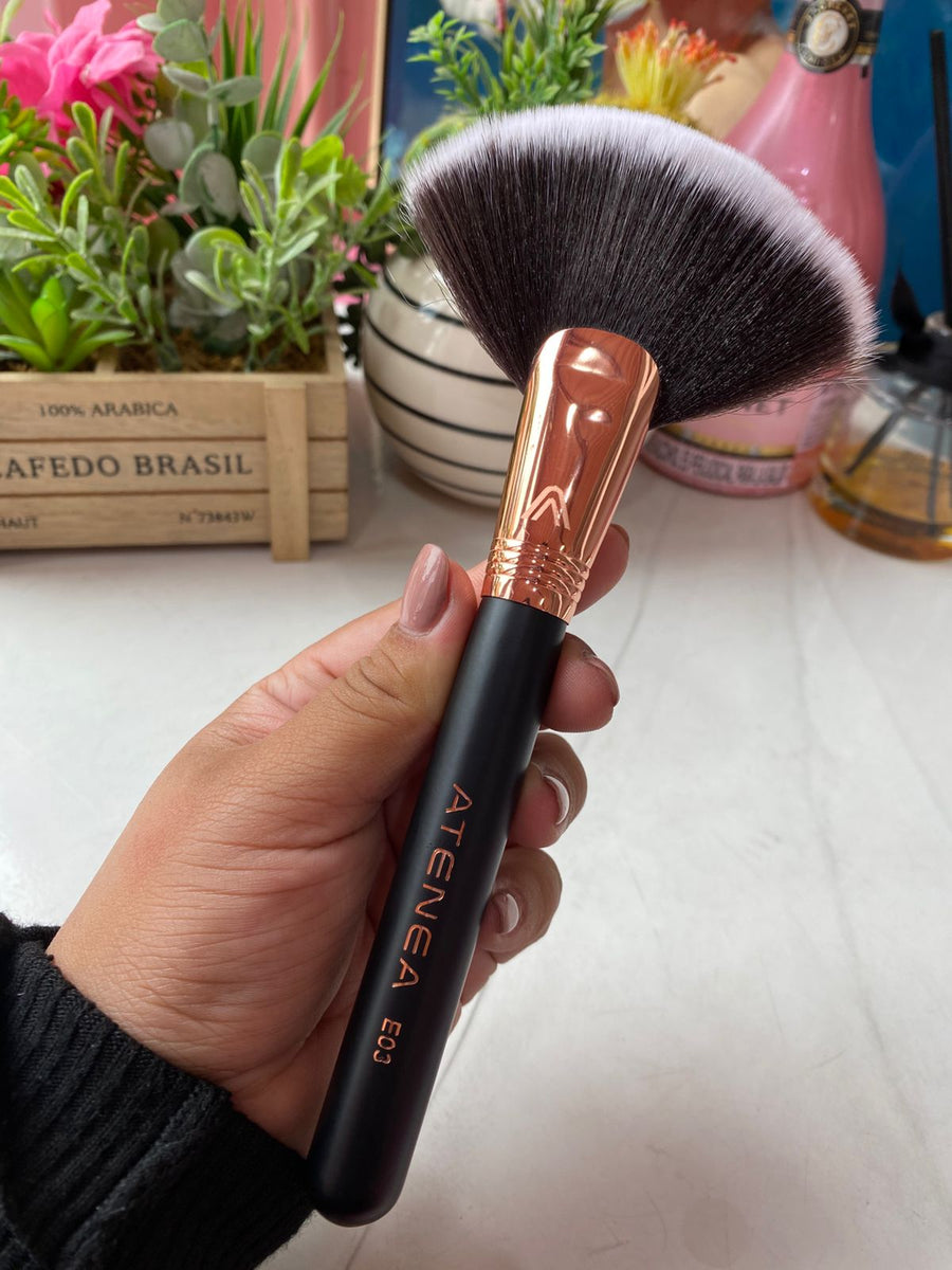 Brocha E03 - Polvo Abanico – Pink Container